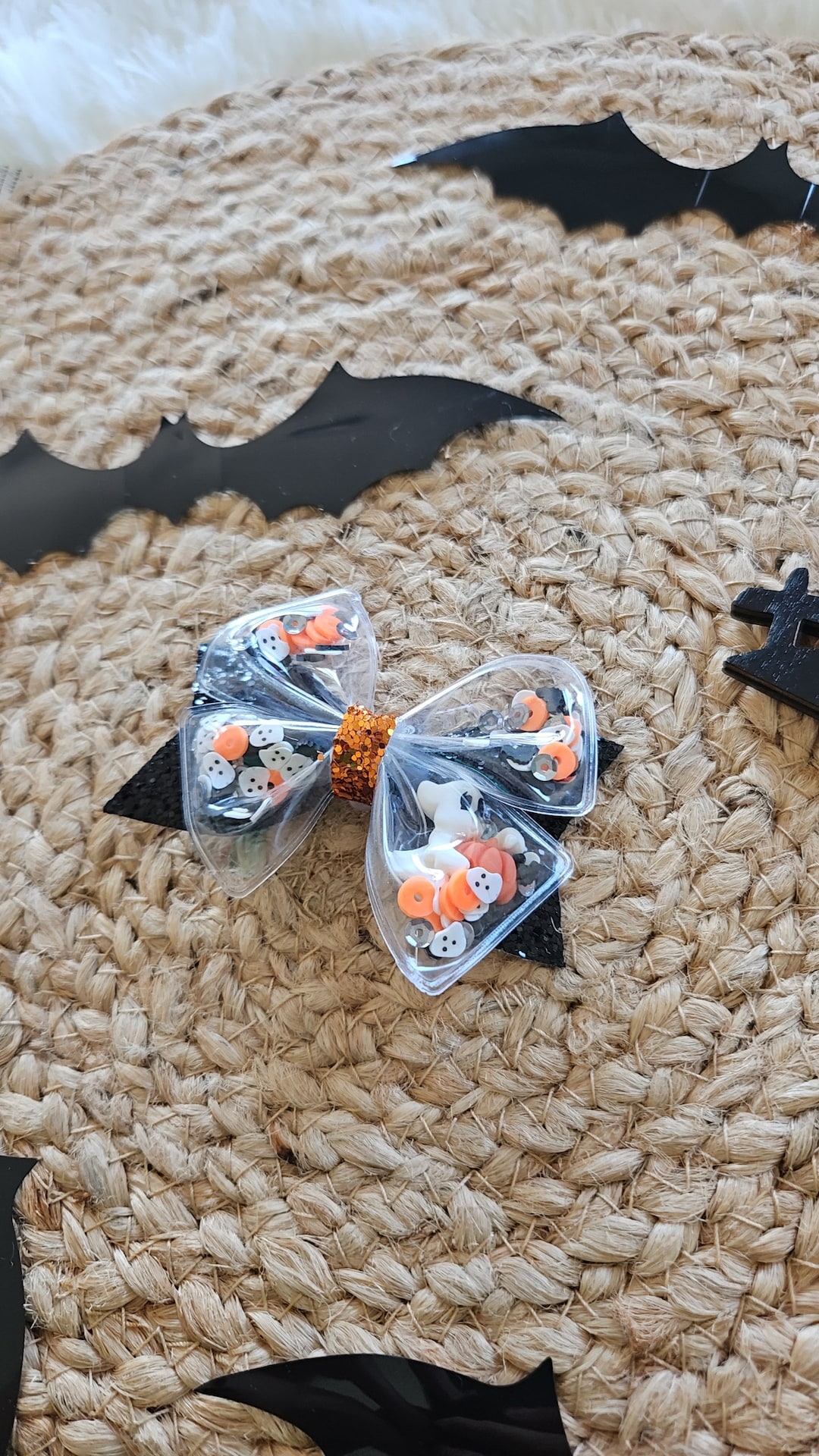 Halloween Shaker Bows Randomly Filled With Ghosts, Jack O' Lanterns ...
