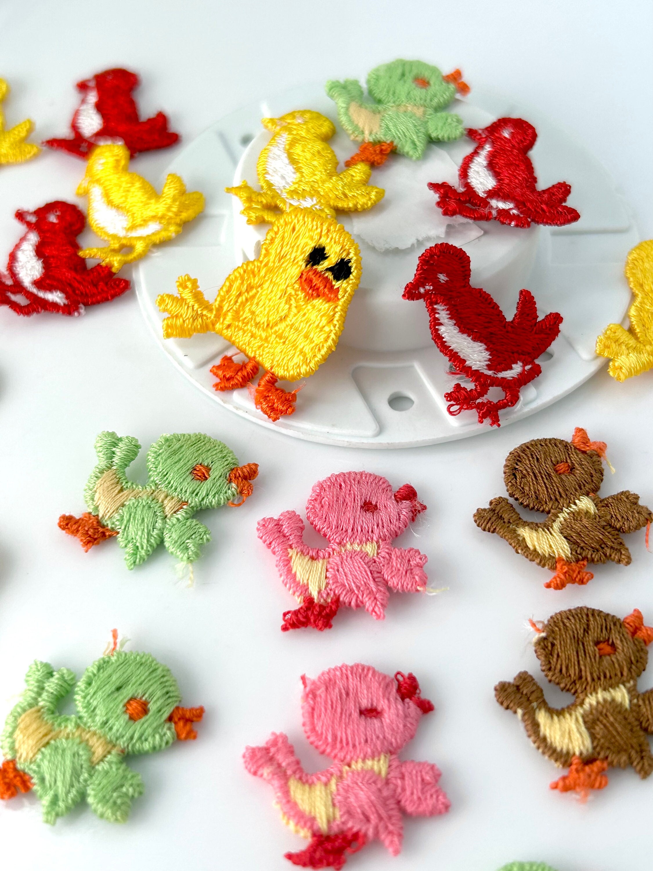 Vintage Chicks and Birds Appliqués Collection Brown Lime Pink Red ...