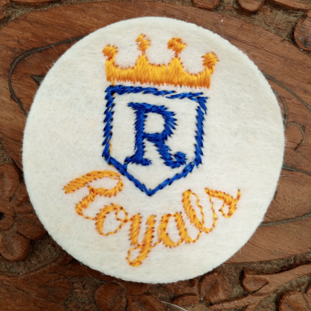 VINTAGE Badge Patches Royal Blue Golden Yellow Embroidered ROYALS Patch ...