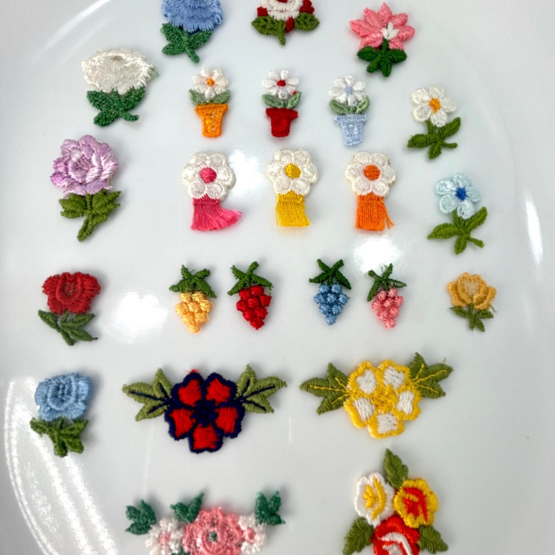 Small Vintage Appliqués Tiny Lace Flowers Rose Daisy Embroidered ...