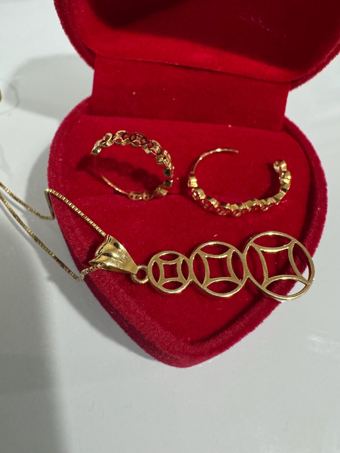 AUTHENTIC 18k GOLD Money Catcher Set Hoop Earrings and Necklace 18 Box ...