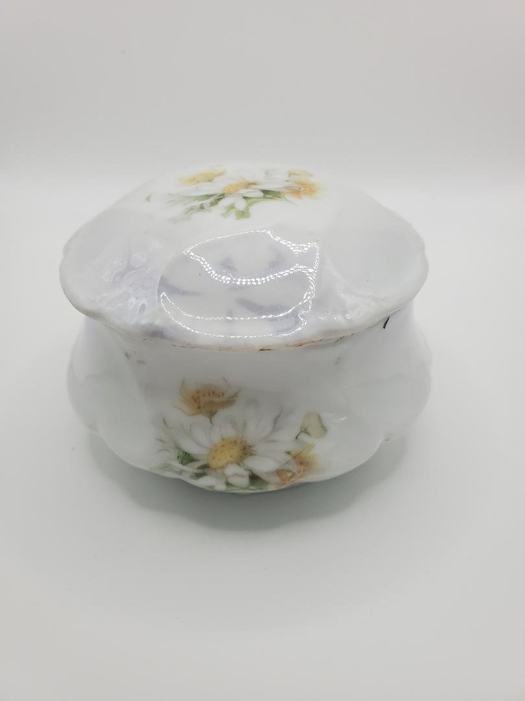 Vintage Small, Lidded Pin Dish Decorated With Beautiful Daisies. - Etsy