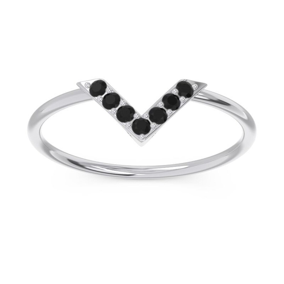 Black Spinel Sterling Silver V Ring - Tiny Everyday Ring - Etsy