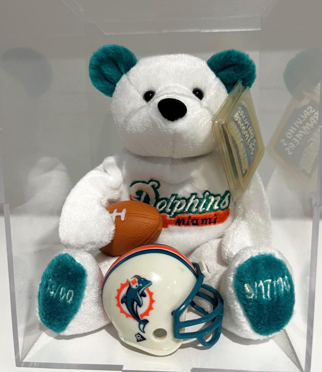 NFL Collectible Heroes - Miami Dolphins - Stadium Exclusive - Dan ...