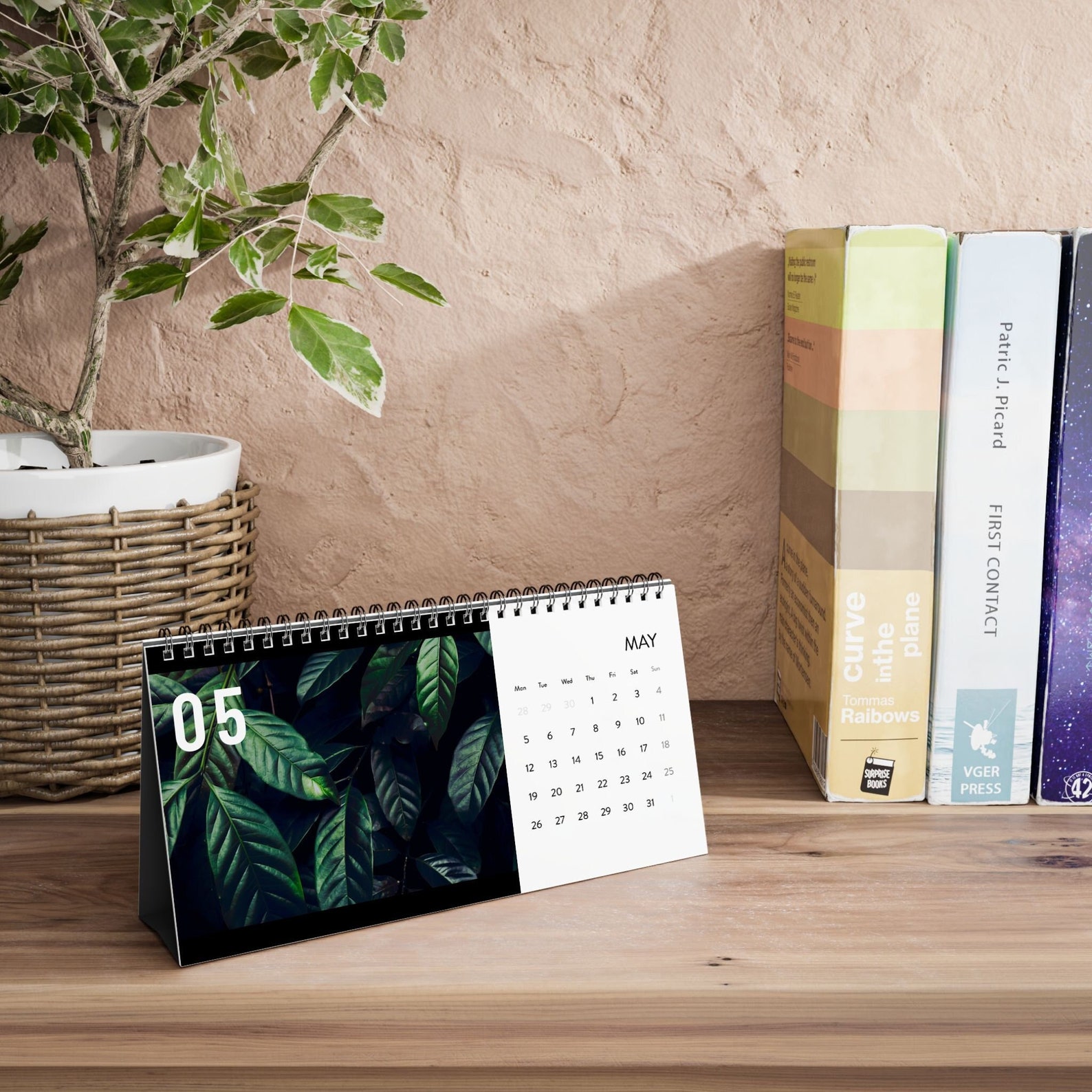 2025 Desktop Tent Calendar - Elegant Green Foliage Design - Monthly ...