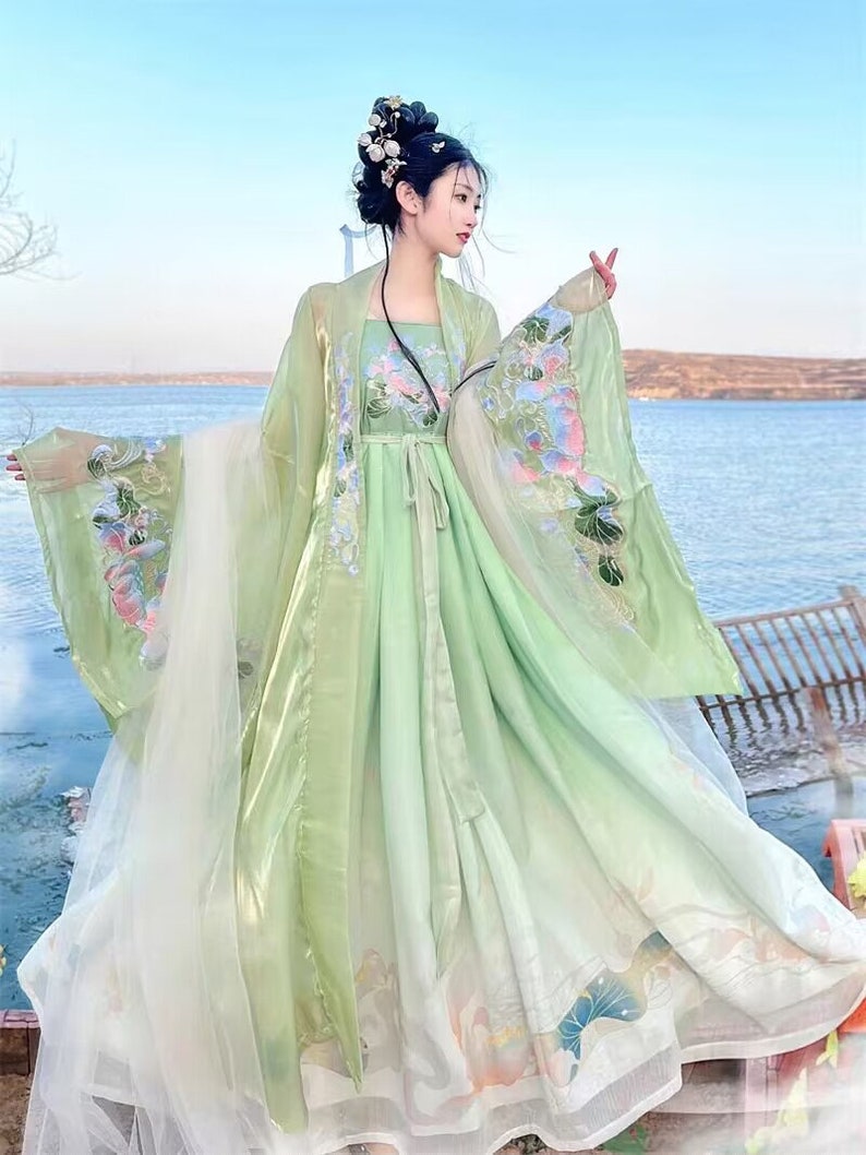 Flower Green/blue/pink Traditional Hanfu Dress by Yandan Hanfu - Etsy