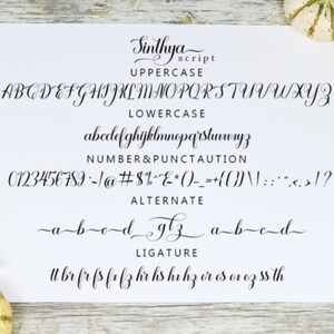 Sinthya Font - Etsy