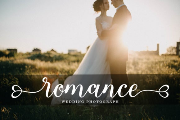 Ackerley Font - Etsy