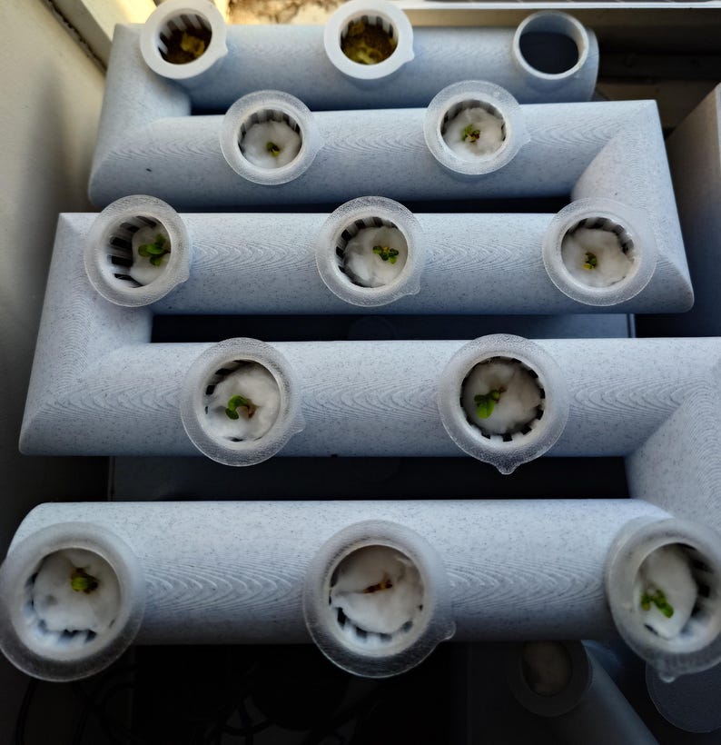 Terrace Desktop Hydroponics. 3D Printed, 12 Net Pot, USB-A Water Pump ...