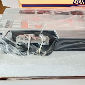 LIONEL 39129 Santa Fe Hi-level SUPERLINER Aluminum PASSENGER 4 Cars New ...