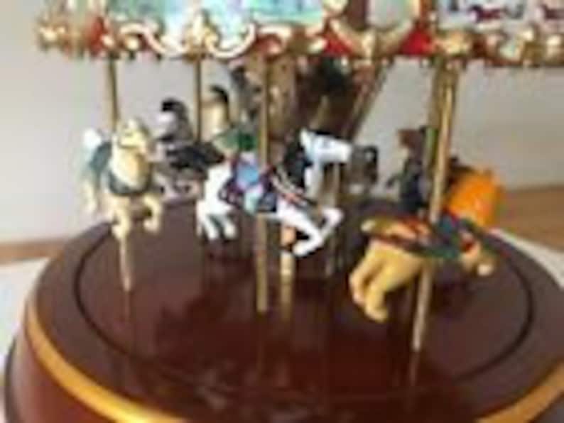GOLD LABEL Collection World's Marquee CAROUSEL for O Scale Landscaping ...