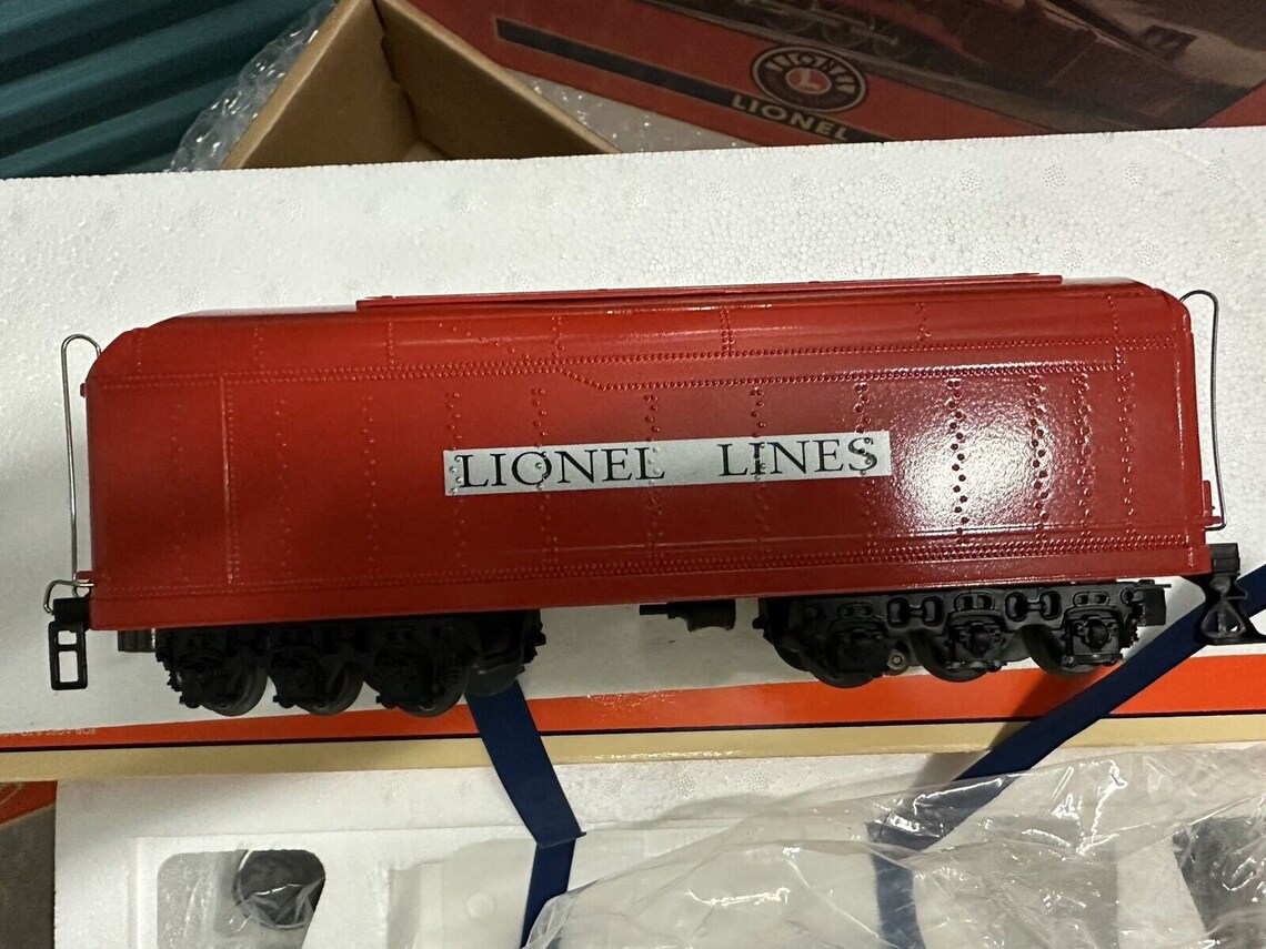 LIONEL RED COMMODORE Vanderbilt Steam Locomotive and Tender 6-28012 One ...