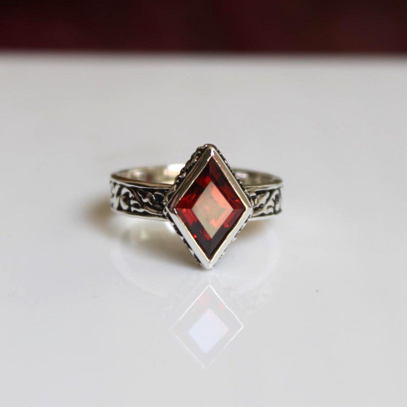 Art Deco Rhombus Garnet Ring, Kite Garnet Vintage Silver Ring, Gift for ...