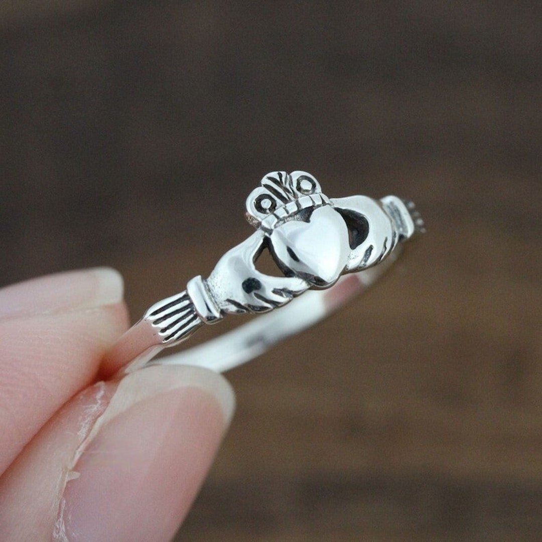 Claddagh Ring, Sterling Silver Dainty Claddagh Celtic Irish Ring ...