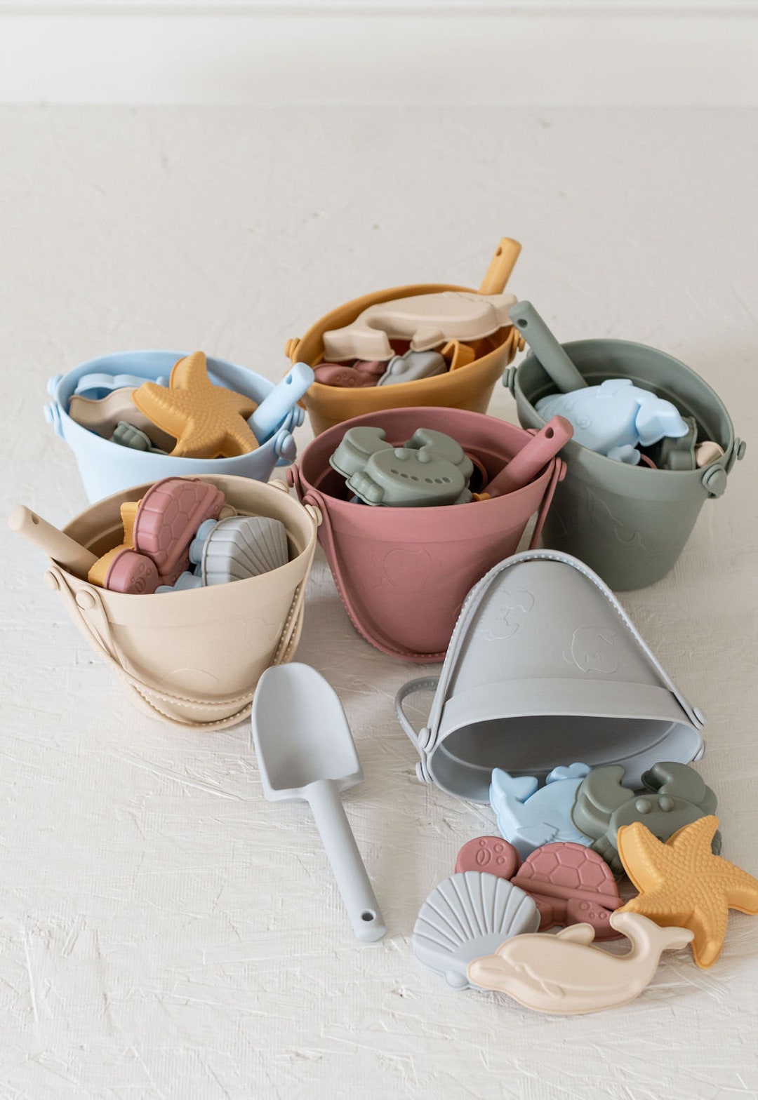 Silicone Beach Bucket Set: Kid's Sand Castle Building Kit With Toy ...