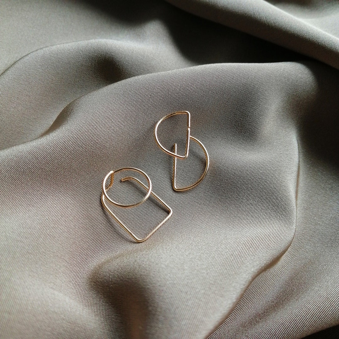 Boucles d'oreilles asymétriques et géométrique en 3D en or laminé ...
