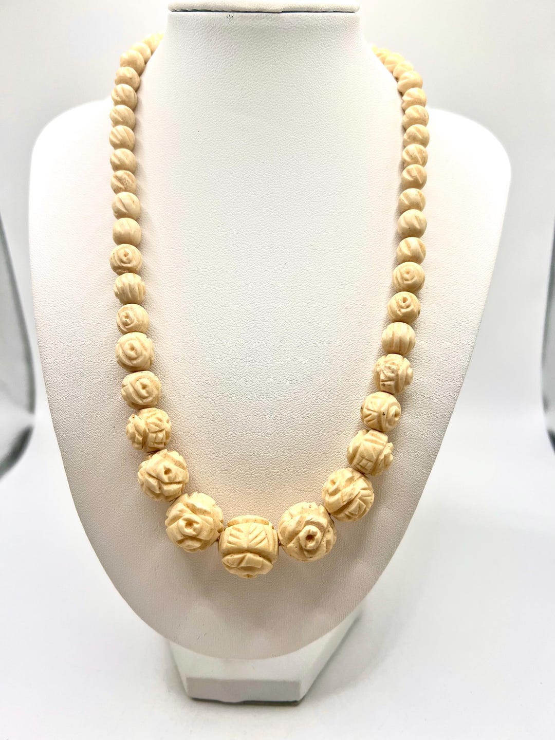 Beautiful Vtg Floral Carved Celluloid Graduated Bead Necklace - Etsy