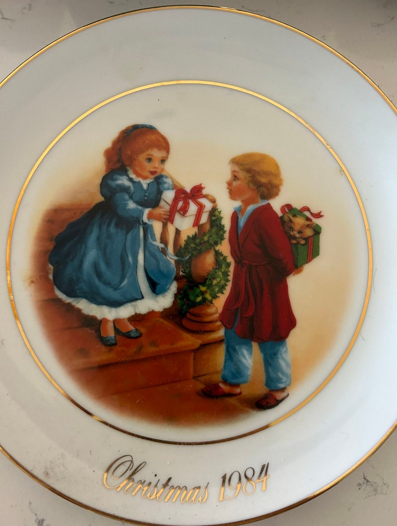 Set of 4 Avon Collectible Plates Christmas - Etsy