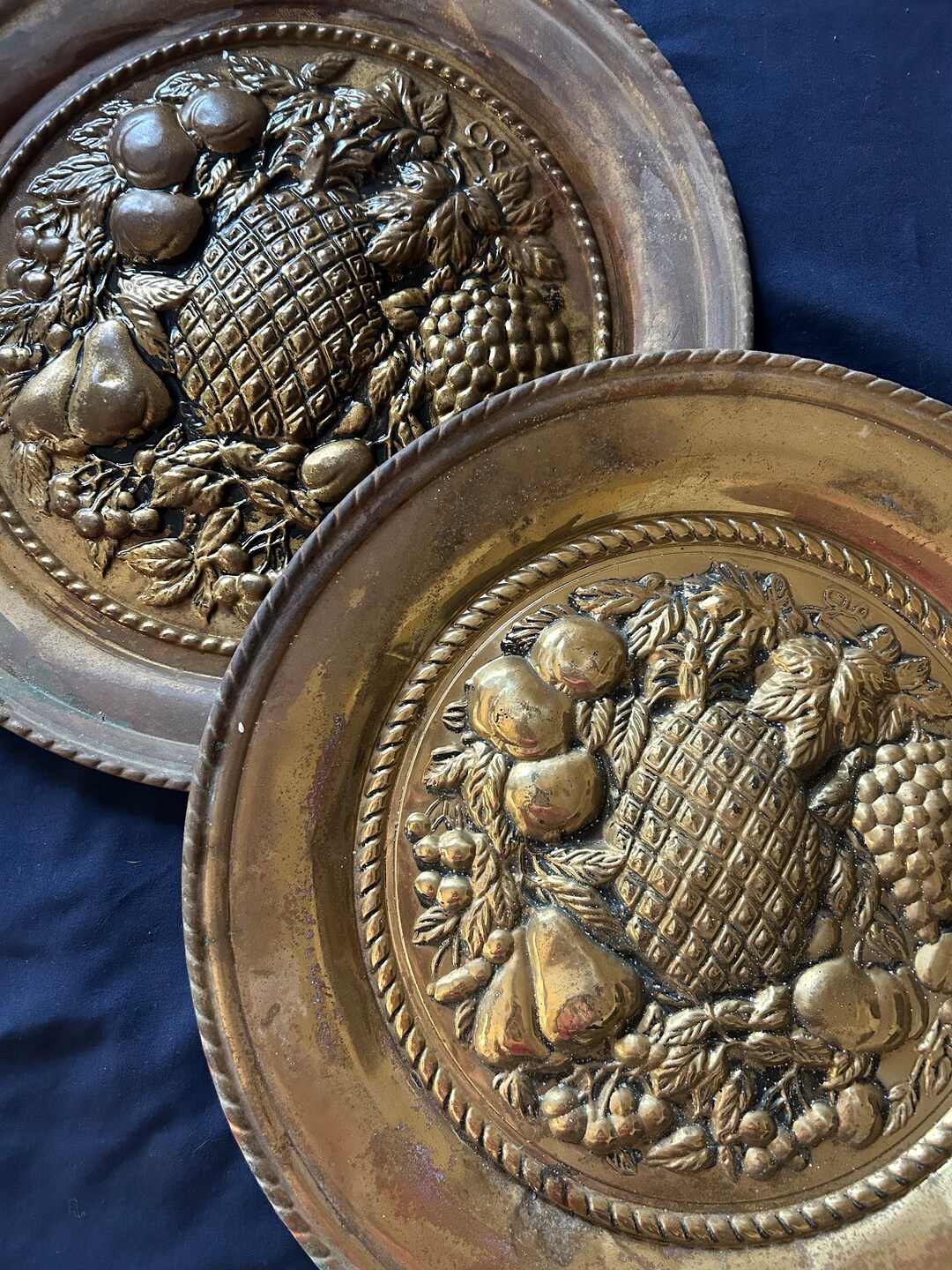 Set of 4 Brass Vintage Wall Hanging Pub Plates - Etsy