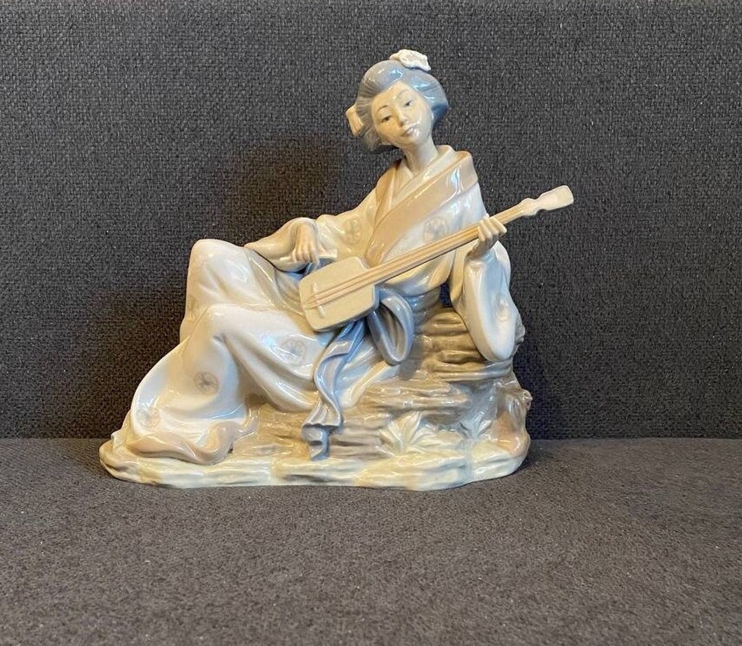 Nao by Lladro "geisha Musician Playing Guitar" 1994 Large Rare - Etsy