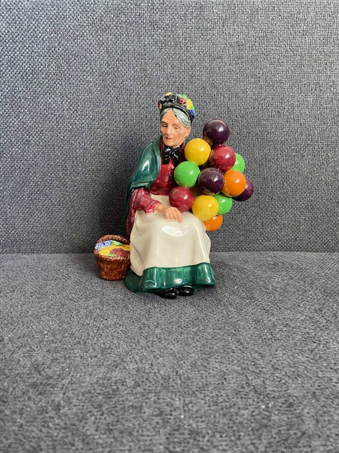 Royal Doulton Figurine "old Balloon Seller" 1930s - Etsy