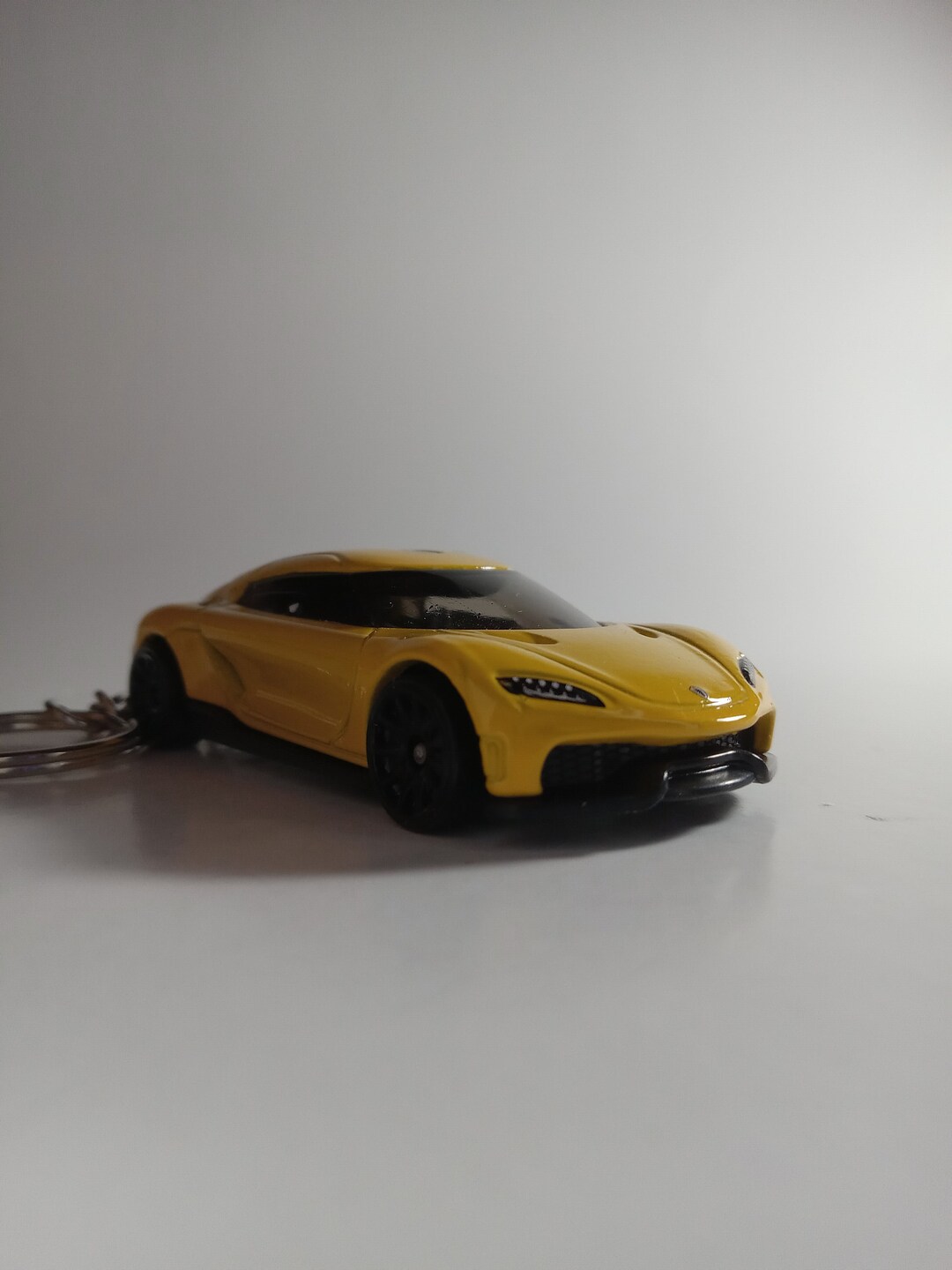 Koenigsegg Gemera Hotwheel Keychain Car Keychain Keychain Truck Car Car ...
