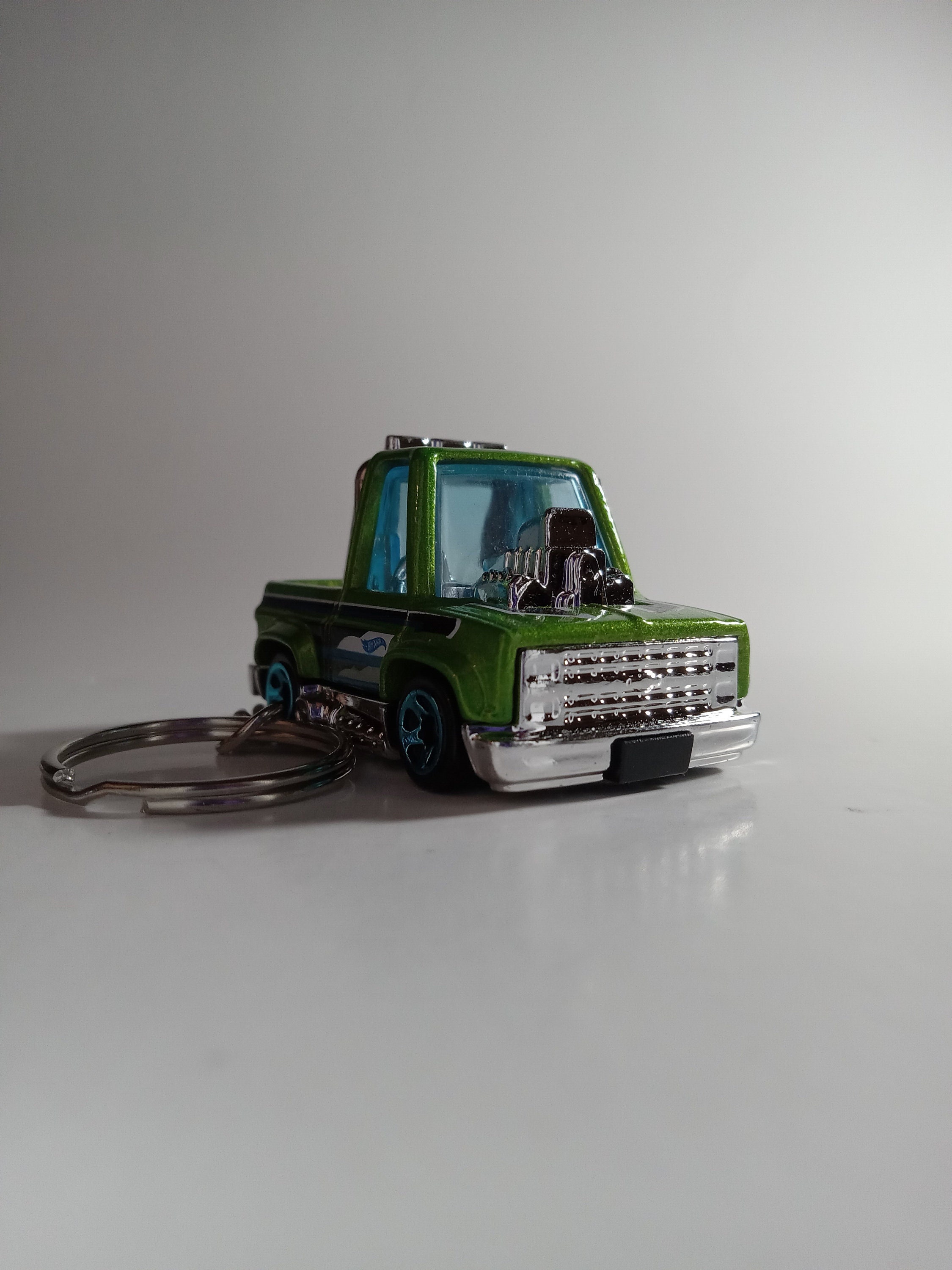 Cartoon Chevy Silverado Hotwheel Keychain Car Keychain Keychain Truck ...