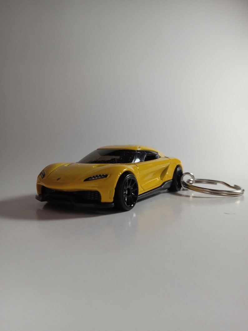 Koenigsegg Gemera Hotwheel Keychain Car Keychain Keychain Truck Car Car ...