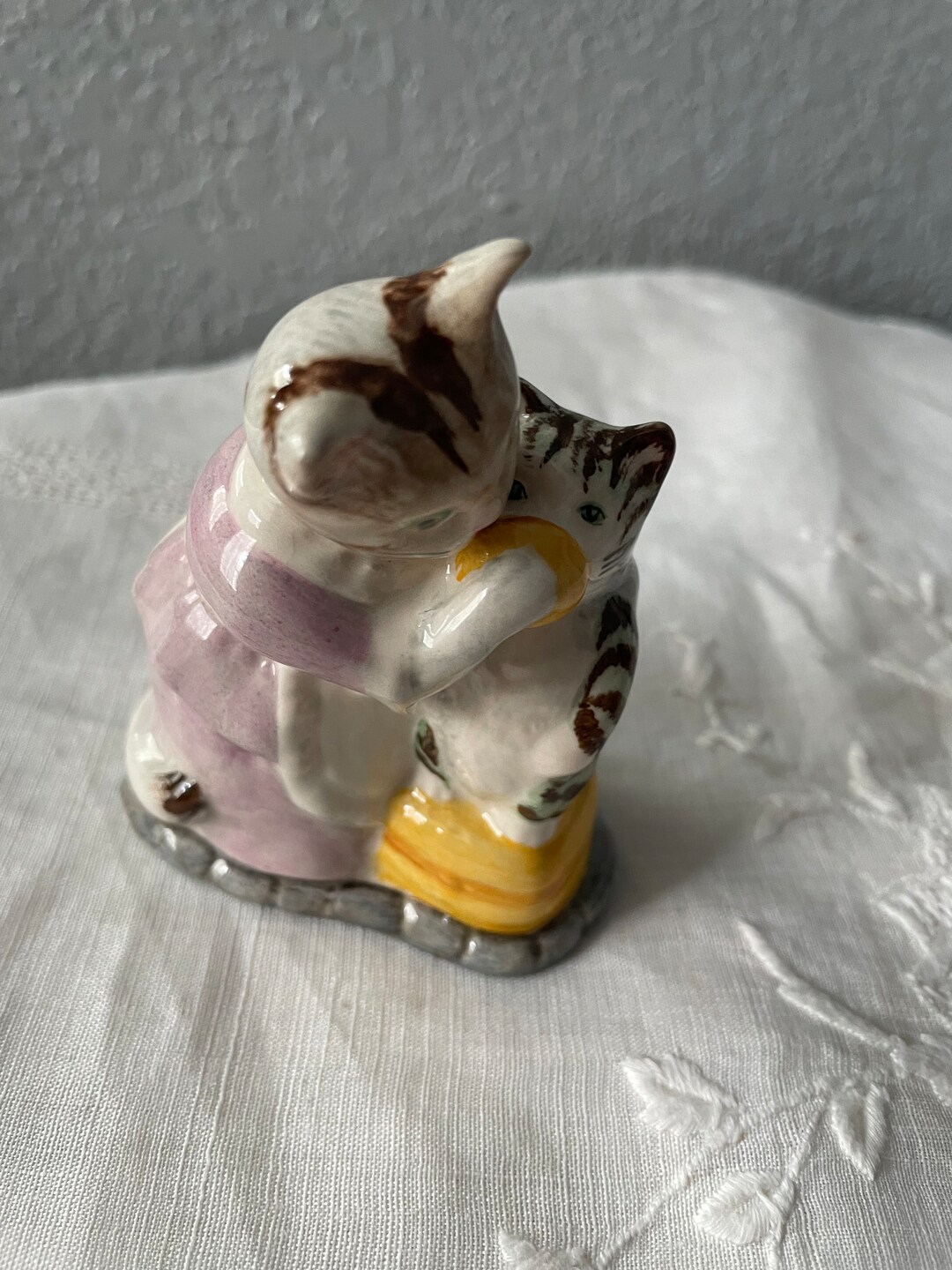 Royal Doulton Beatrix Potter Tabitha Twitchit and Miss Moppet Figurine ...