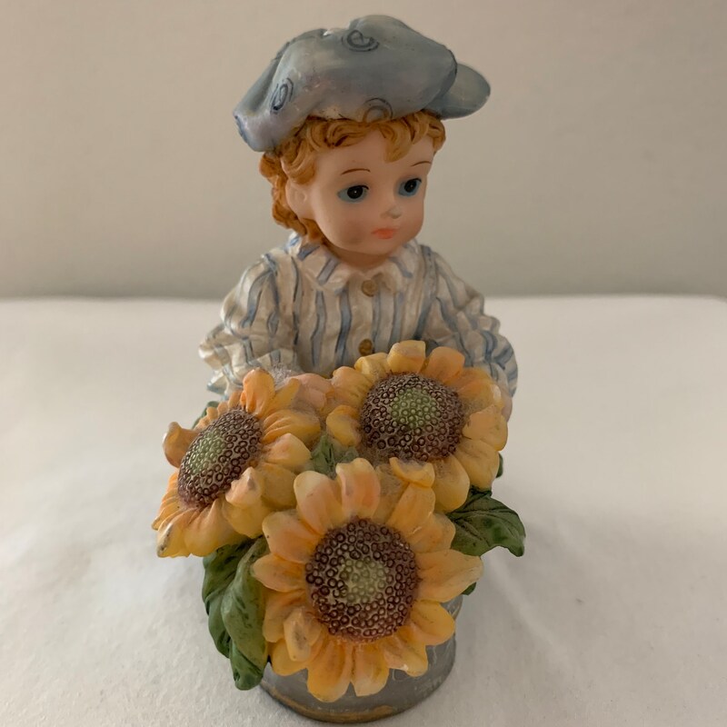 Montefiori Figurine - Etsy