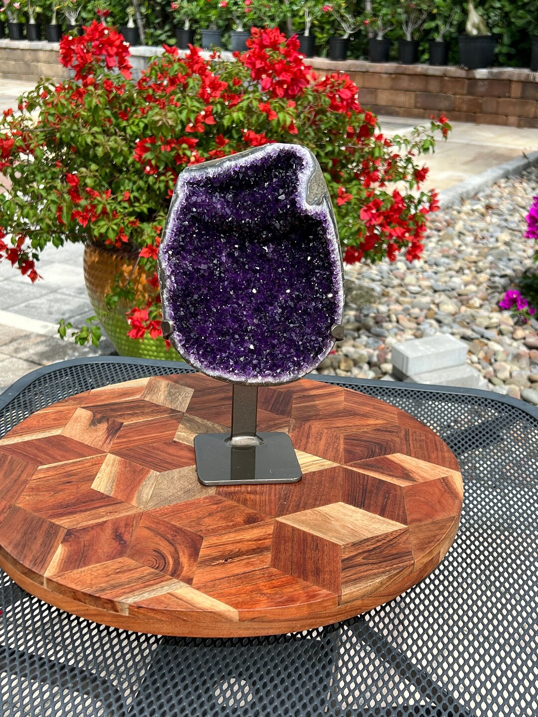 Home Decor Amethyst Geode Stand Crystal Decor Bookshelf Display Geode ...