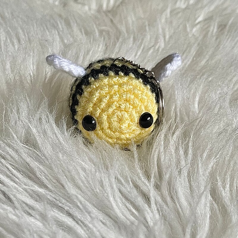 Crochet Bee Keychain - Etsy
