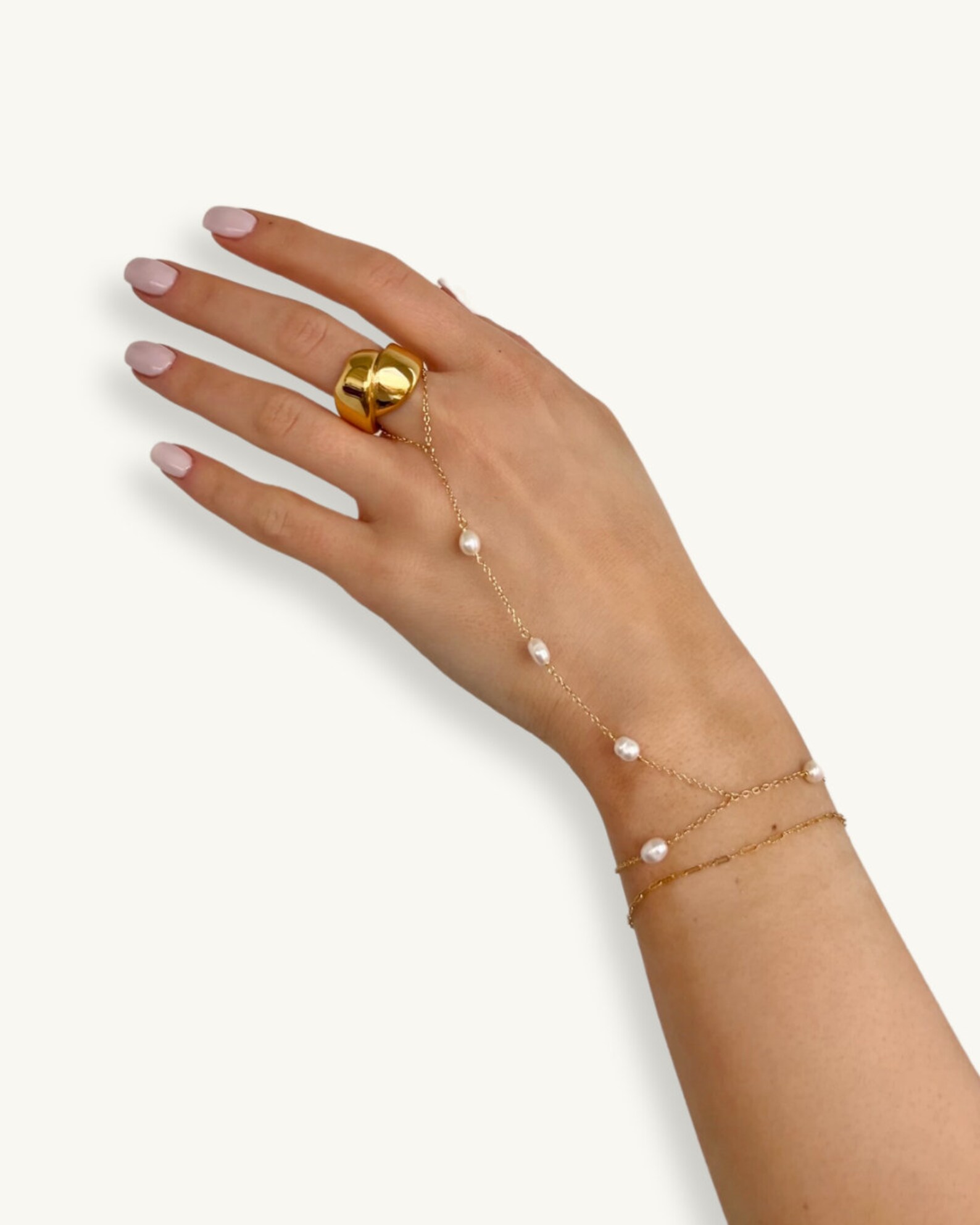 PEARL HAND CHAIN - Etsy