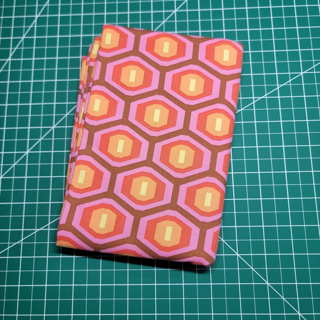 Amy Butler Midwest Modern - Honeycomb in Pink/brown - Etsy