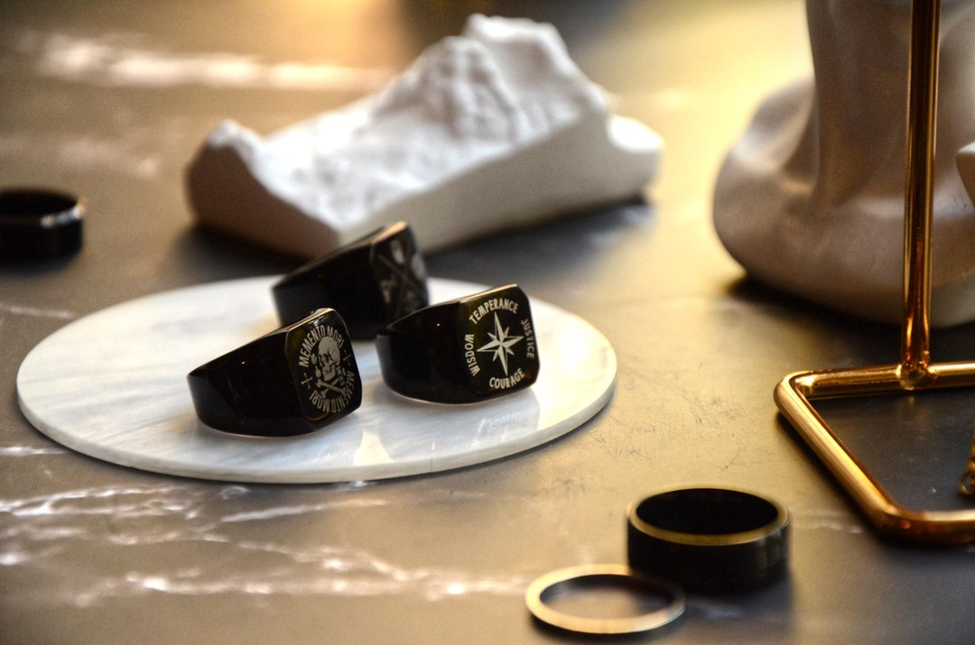 4 Stoic Virtues Ring - A Reminder of Your Mortality + Life Caledar - Etsy