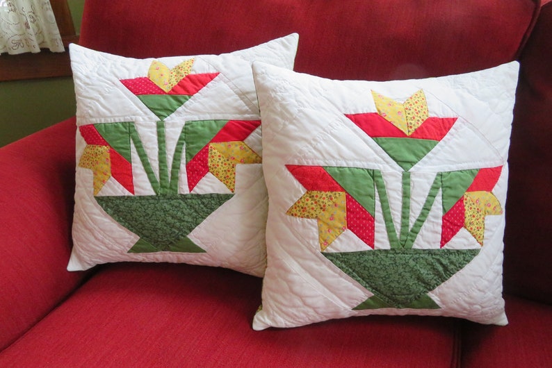 Vintage Quilt Pillow, Farmhouse Decor, Repurposed Quilt, 16x16 Pillow ...