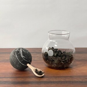 Decorative Spherical Glass Container/jar With Black Marble, Red Marble ...