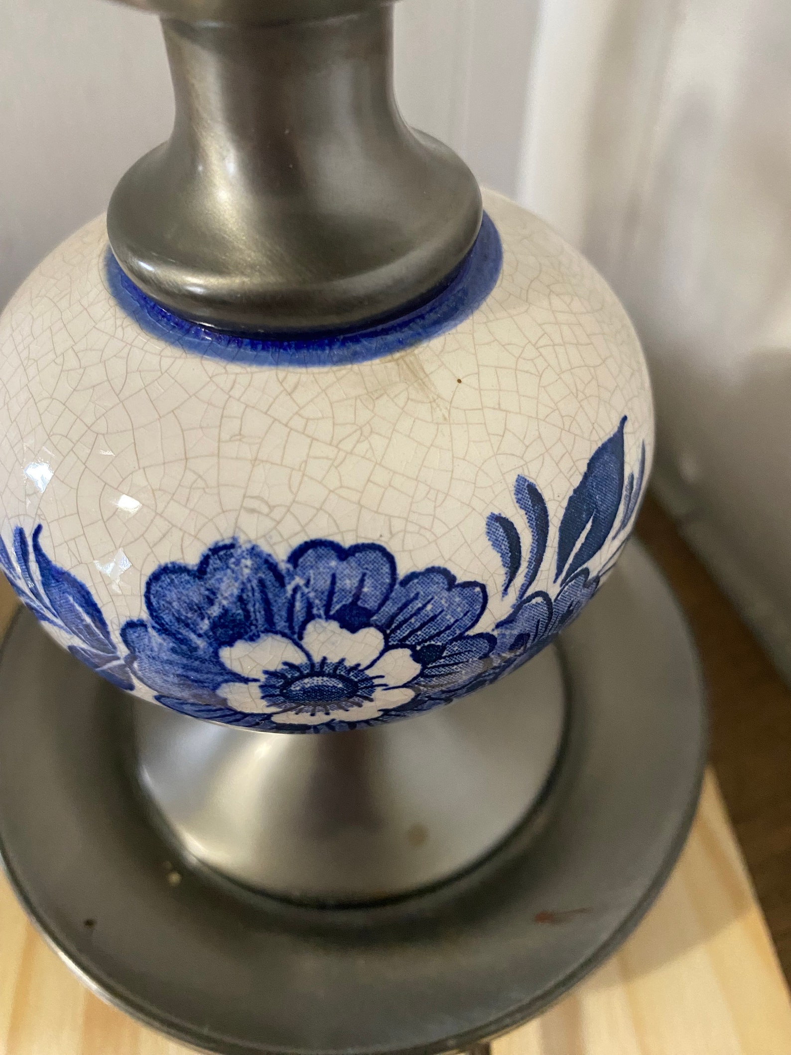 Pair of Ceramic Vintage Electric Hurricane Lamps With Metal Base White ...