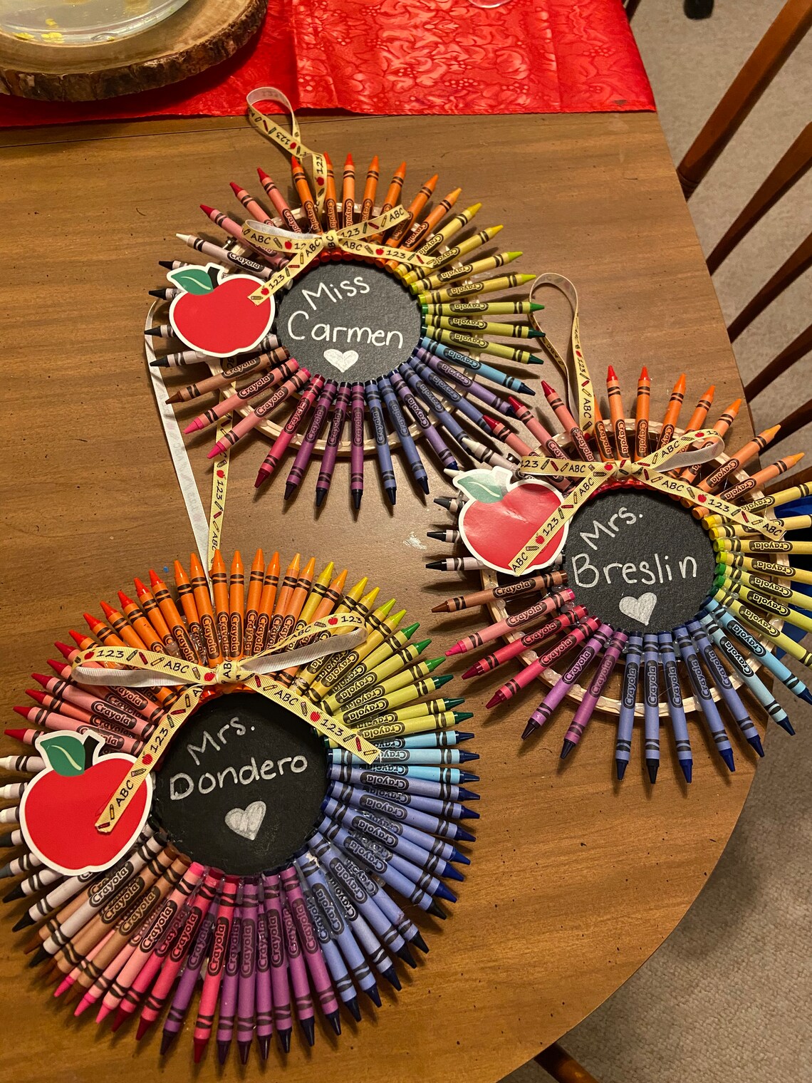 Crayon Chalkboard Wreath, Teacher Appreciation, Teacher, Christmas Gift ...