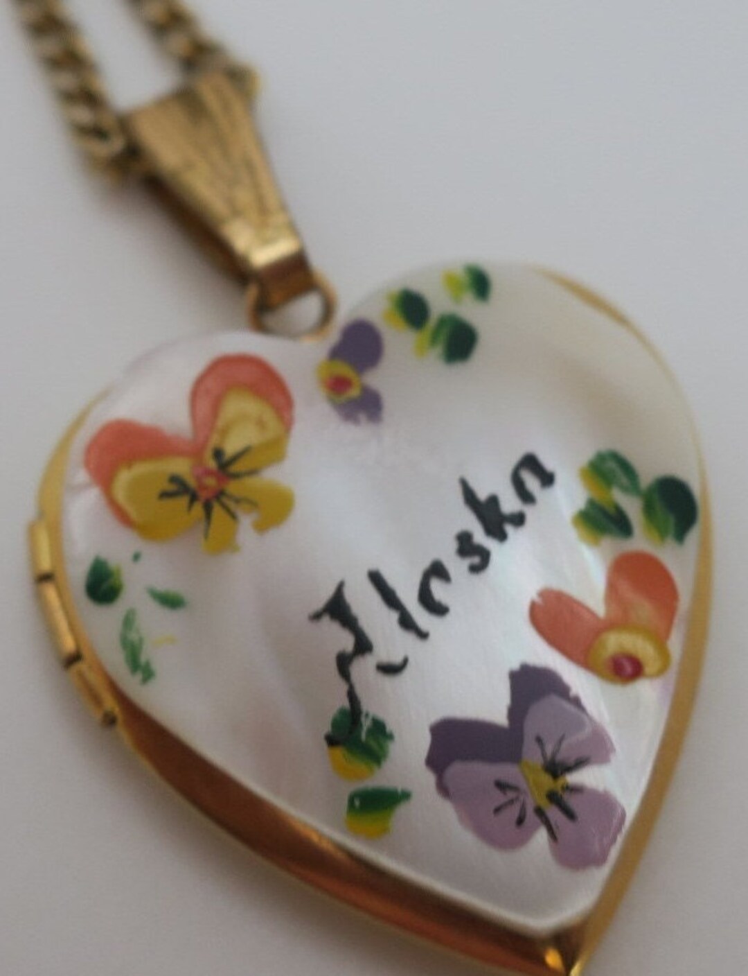 Vintage Alaska Mother of Pearl Locket - Etsy