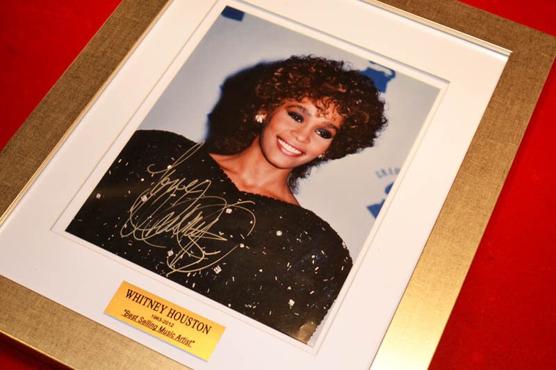 WHITNEY HOUSTON Signed Original Rare Autograph, Frame, Plaque, COA ...