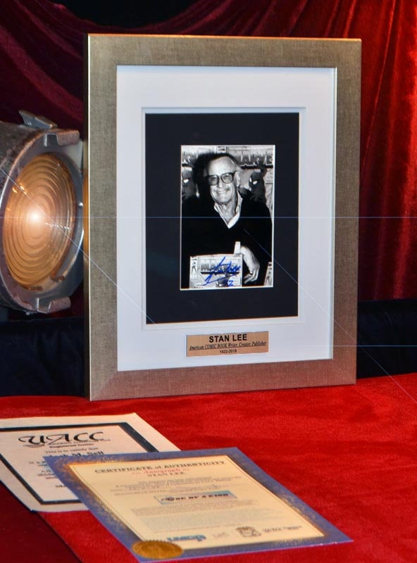 STAN LEE Signed 8x10 Autographed Photo, Uacc Registered Dealer #228 ...