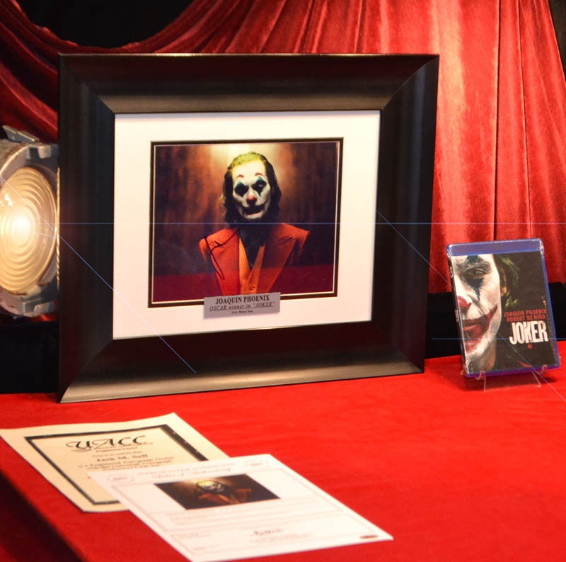 JOKER AUTOGRAPH, Joaquin Phoenix Signed, Coa, Uacc Rd228, Frame, Dvd ...