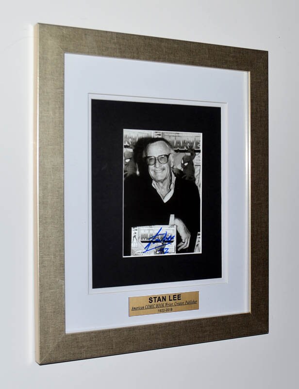 STAN LEE Signed 8x10 Autographed Photo, Uacc Registered Dealer #228 ...