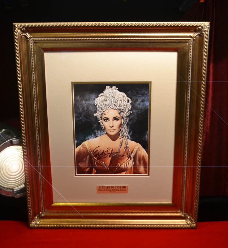 ELIZABETH TAYLOR Signed Stunning Liz Autograph, Custom Frame, CLEOPATRA ...