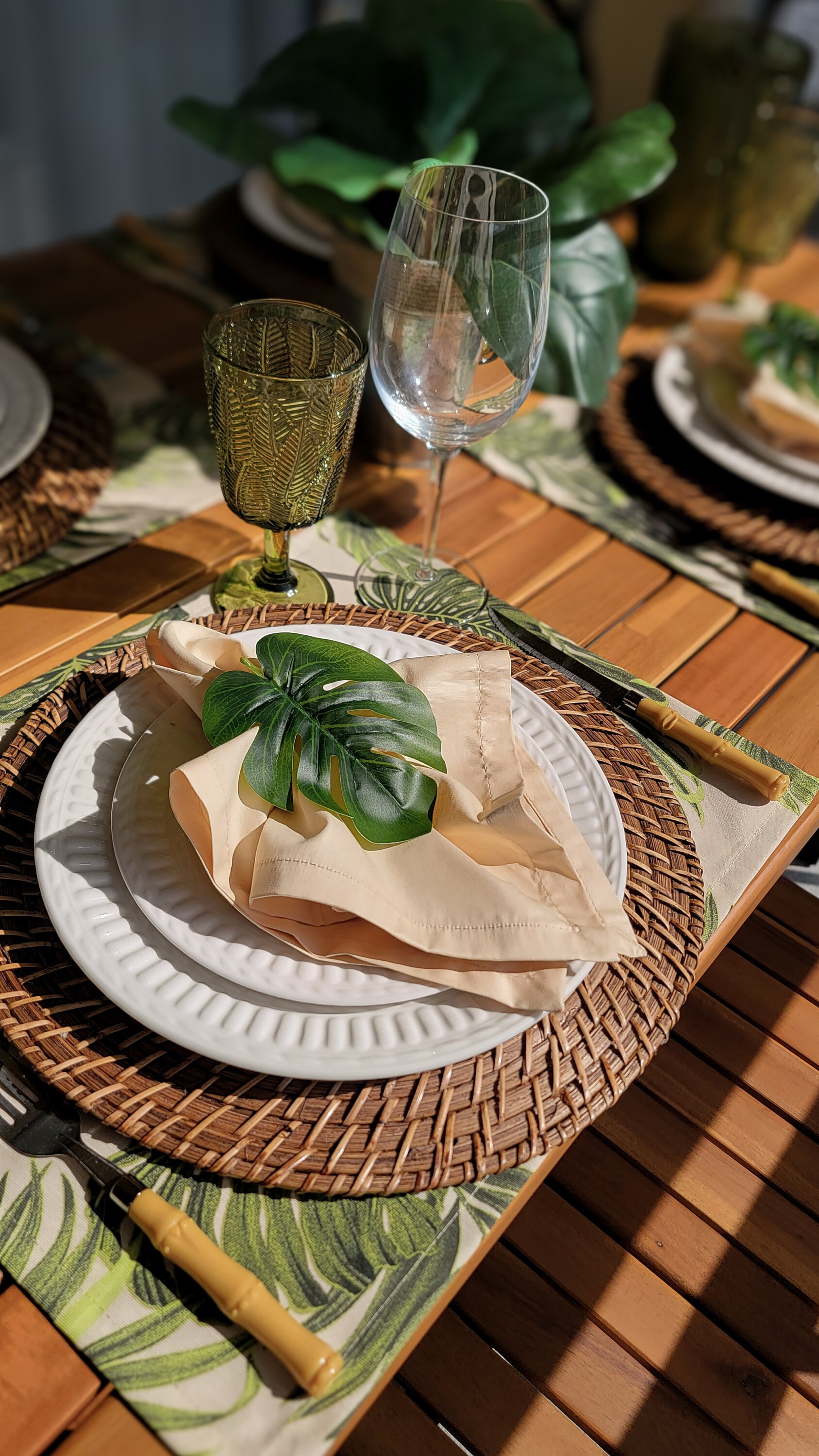 Tropical Table Linen Set / Monstera Table Linen / Tropical Tablescape ...