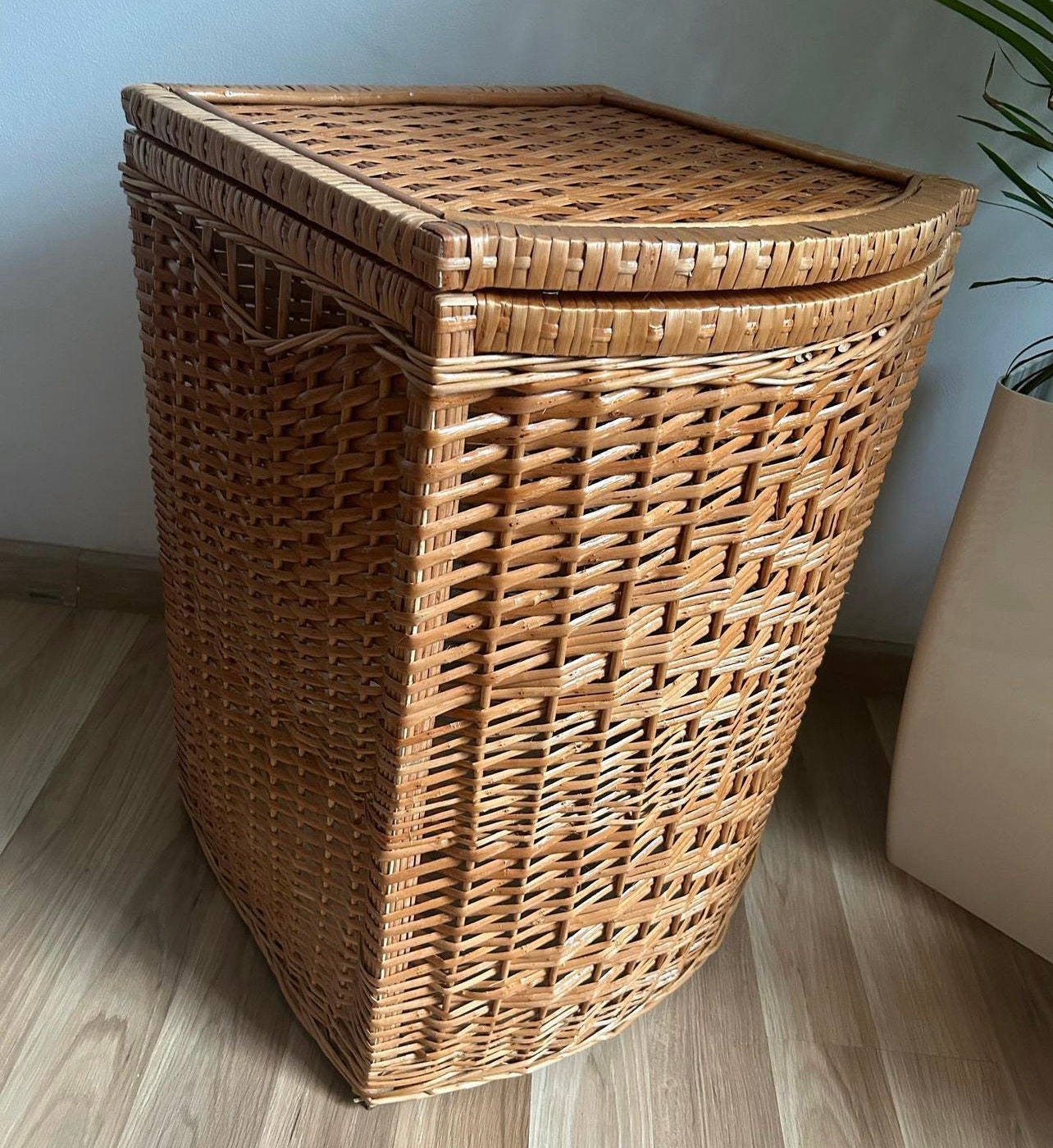 Laundry Basket Holder, Laundry Basket Organizer, Laundry Basket, Wicker ...