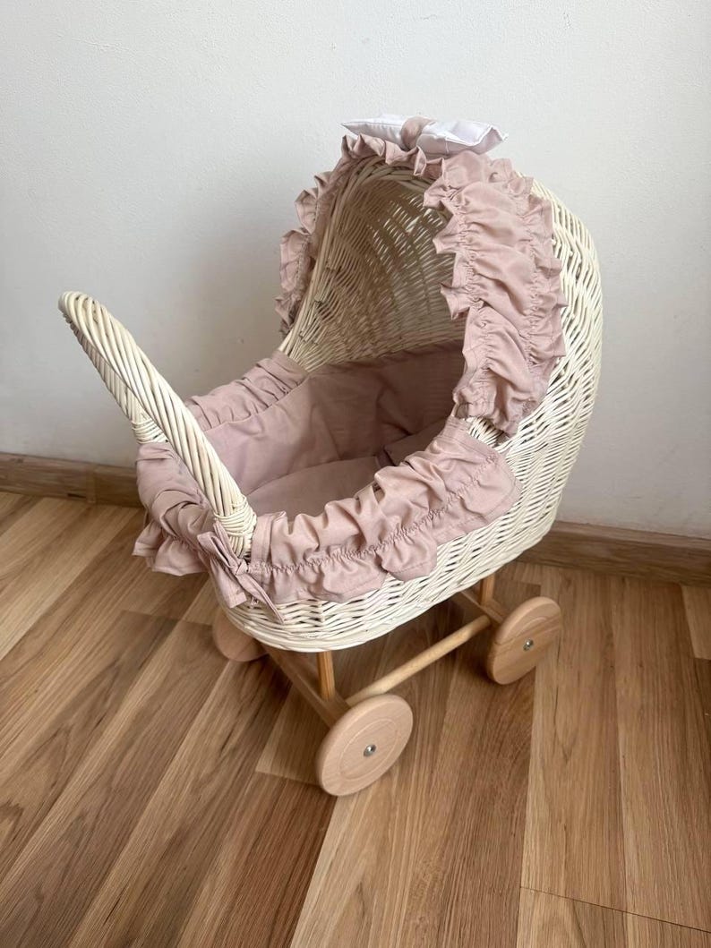 Handmade Wicker Baby Carriage Rattan Bassinet Flower Girl Wagon Doll ...