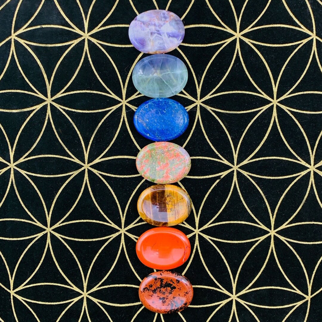 Chakra Worry Stone Set: 7 Crystals for Anxiety Relief, Velvet Pouch - Etsy
