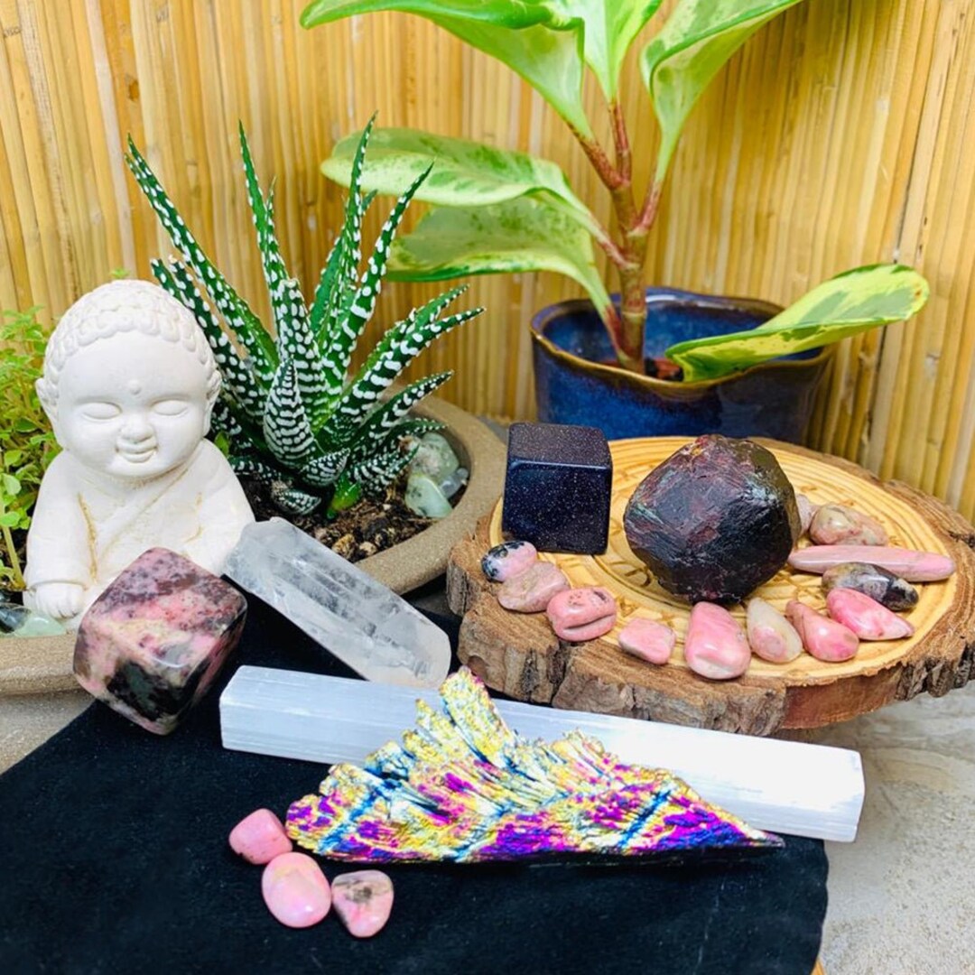 Crystal Heart & Soul Pouch Set – Garnet, Kyanite, Rhodonite, Quartz - Etsy
